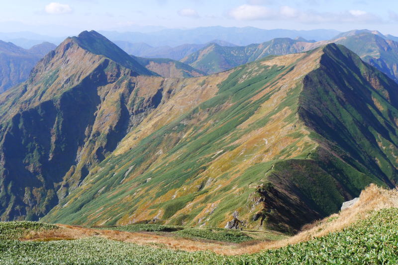 山が燃えている 茂倉岳避難小屋から谷川岳 （2012）
